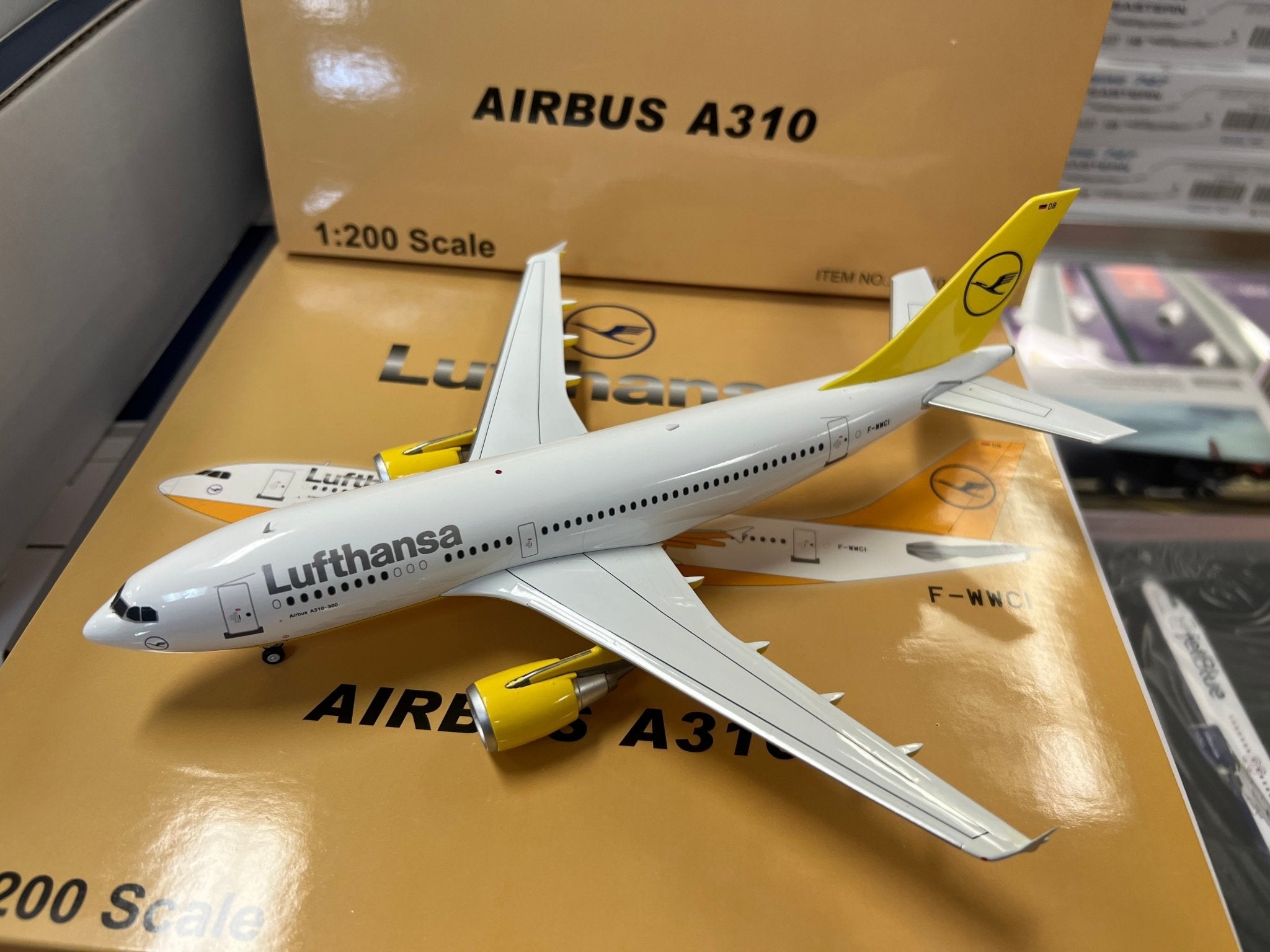 B-Models B-A310-0620 1:200 Airbus A310 Lufthansa F-WWCI (test registra ...