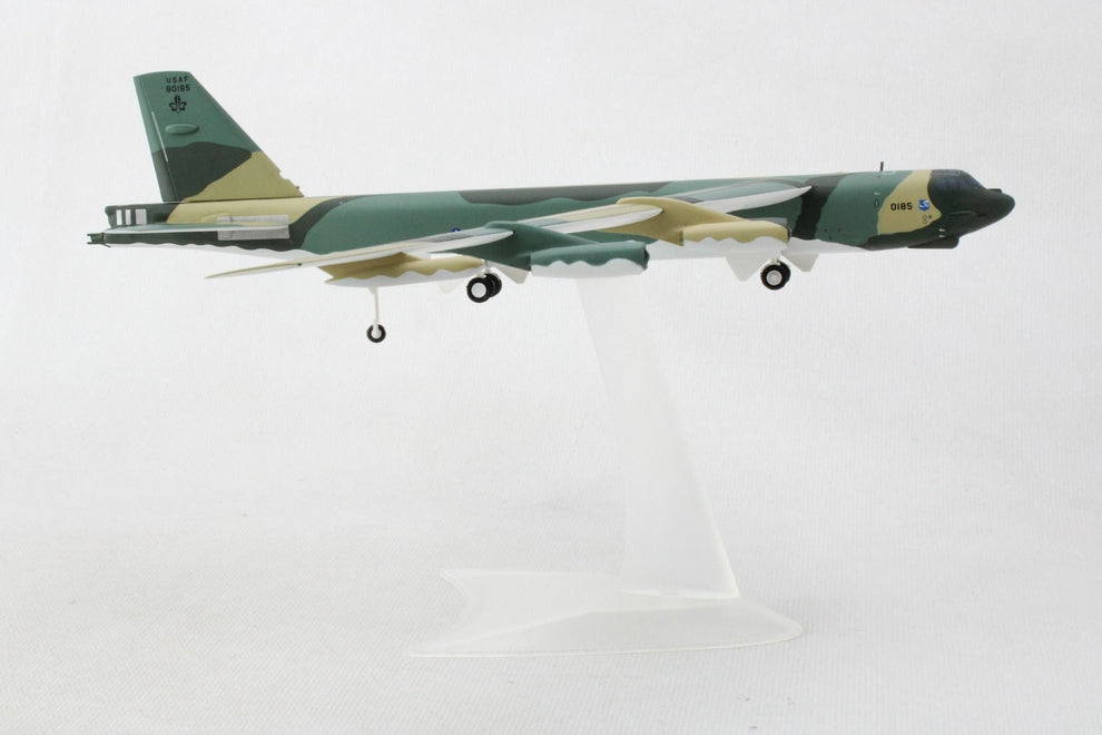 Herpa Wings 572767 1:200 USAF B-52G 596th Bomber Squadron, 2nd Bomb ...