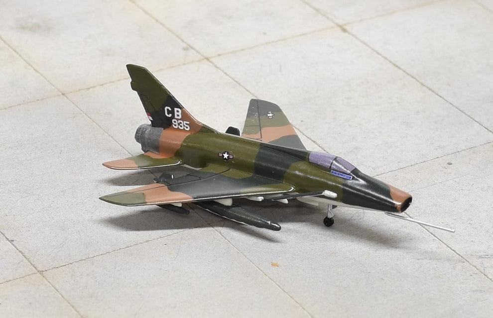 Sky Classics 1:200 SCF10003 F-100 Super Sabre 90th TFS, 3rd TFW Bein H ...