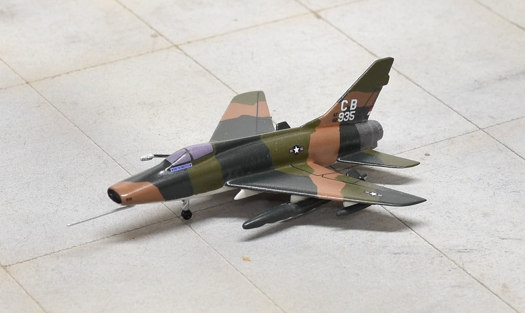 Sky Classics 1:200 SCF10003 F-100 Super Sabre 90th TFS, 3rd TFW Bein H ...
