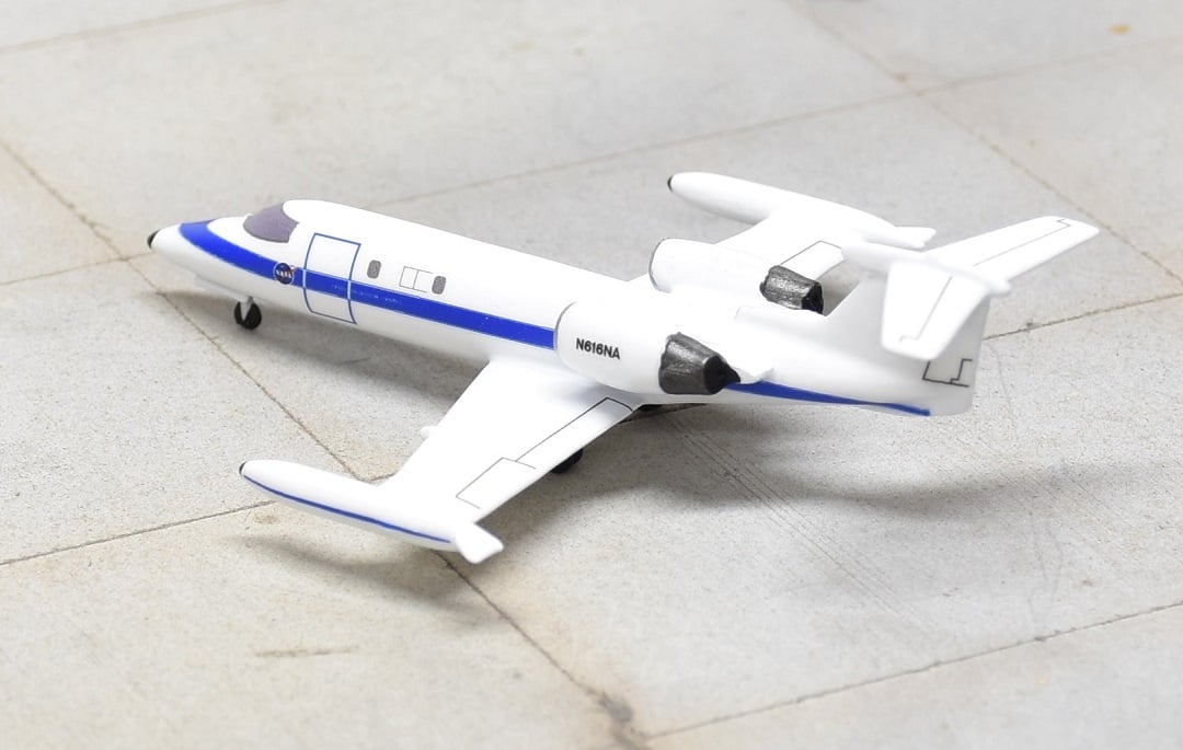 Sky Classics 1:200 SCLRJ006 Learjet 25 N616NA NASA New Scheme Glenn Re ...