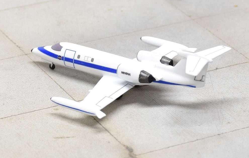 Sky Classics 1:200 SCLRJ006 Learjet 25 N616NA NASA New Scheme Glenn Re ...