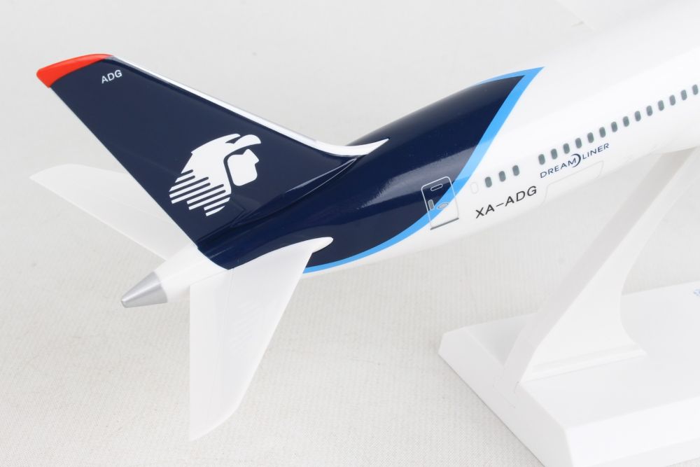 SkyMarks SKR1075 1:200 AeroMexico 787-9 – MTS Aviation Models