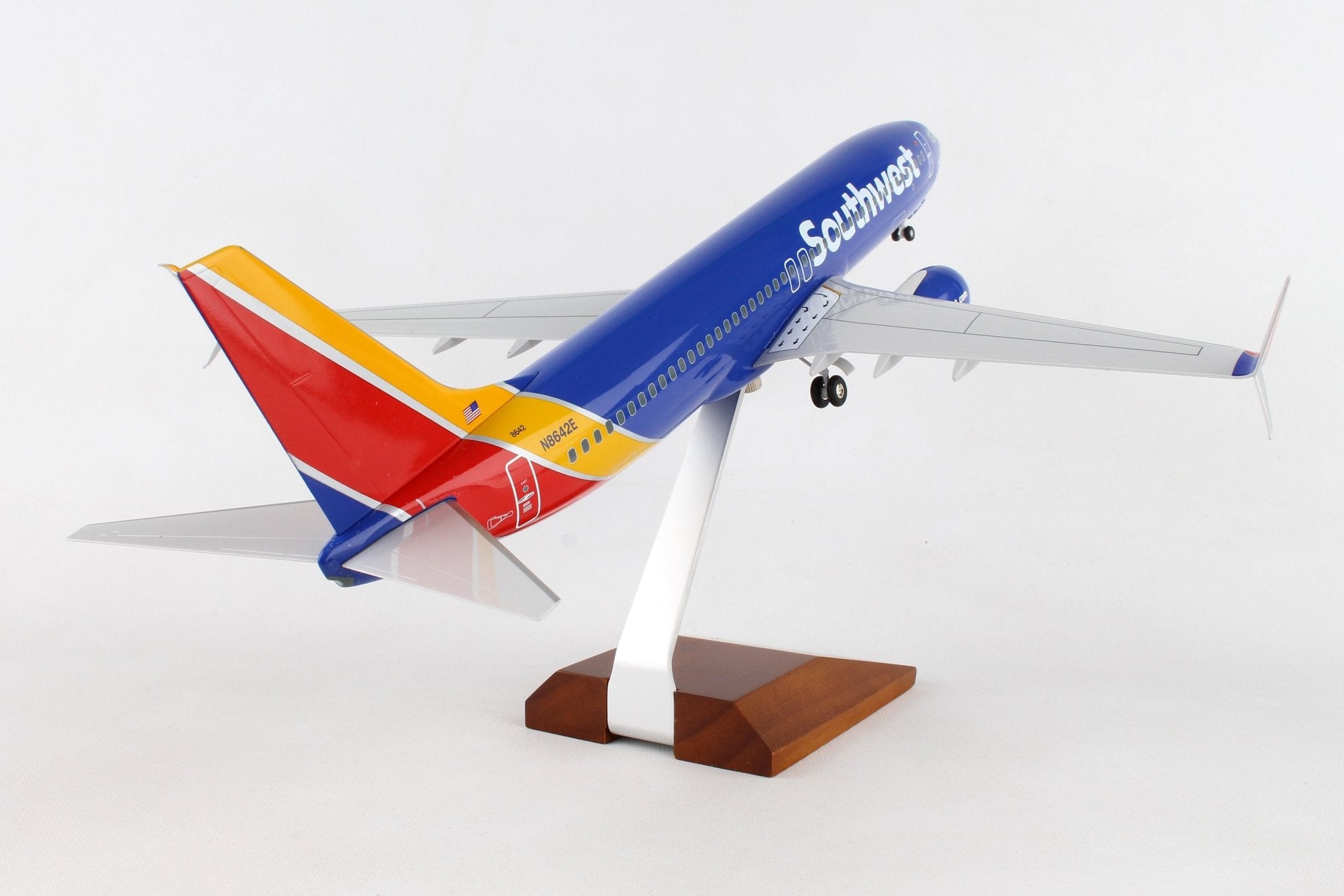 Skymarks Elite SKR8250 1:100 Southwest Boeing 737-800 N8642E – MTS ...